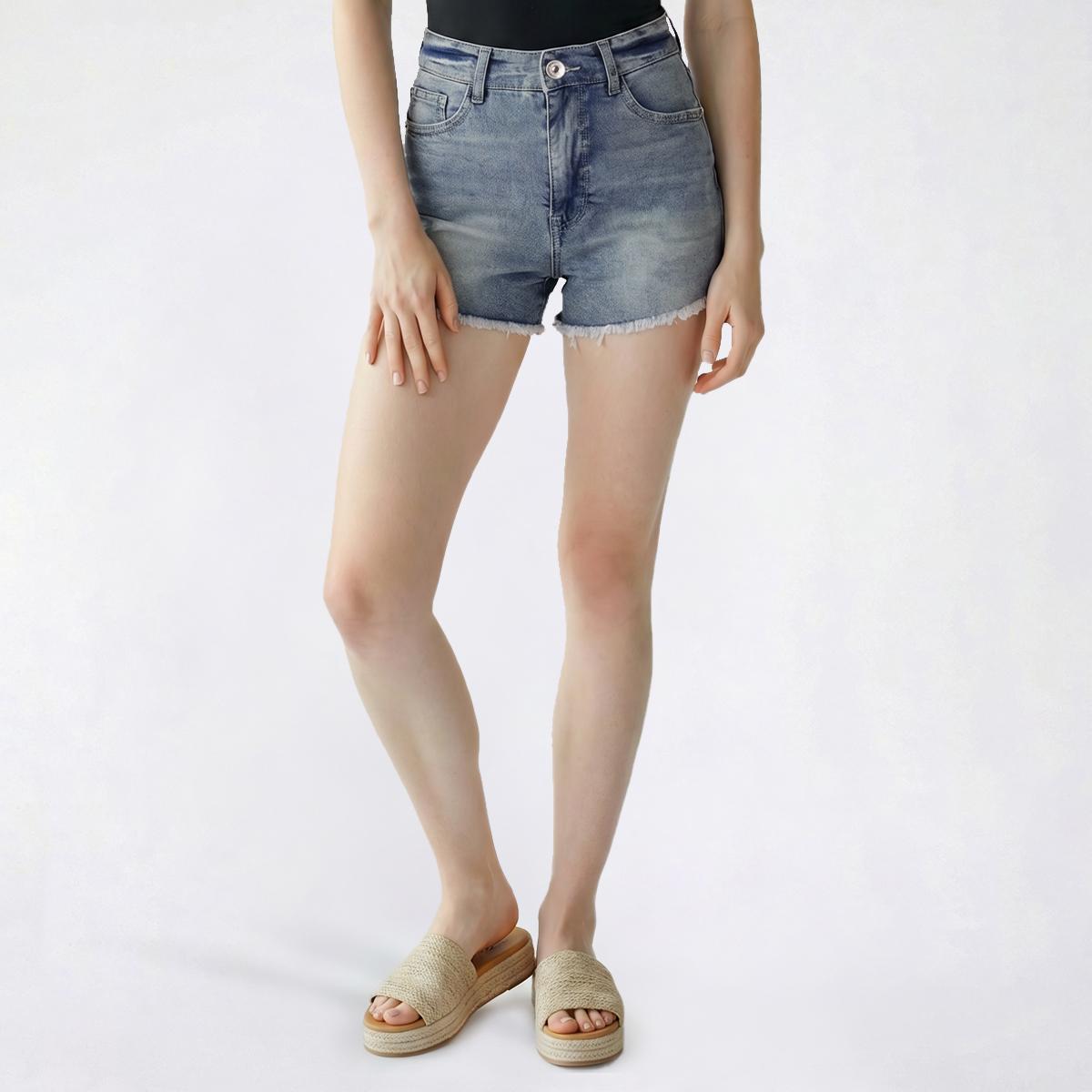 Click here for Juniors Wallflower Fearless Curvy High Rise Shorts prices